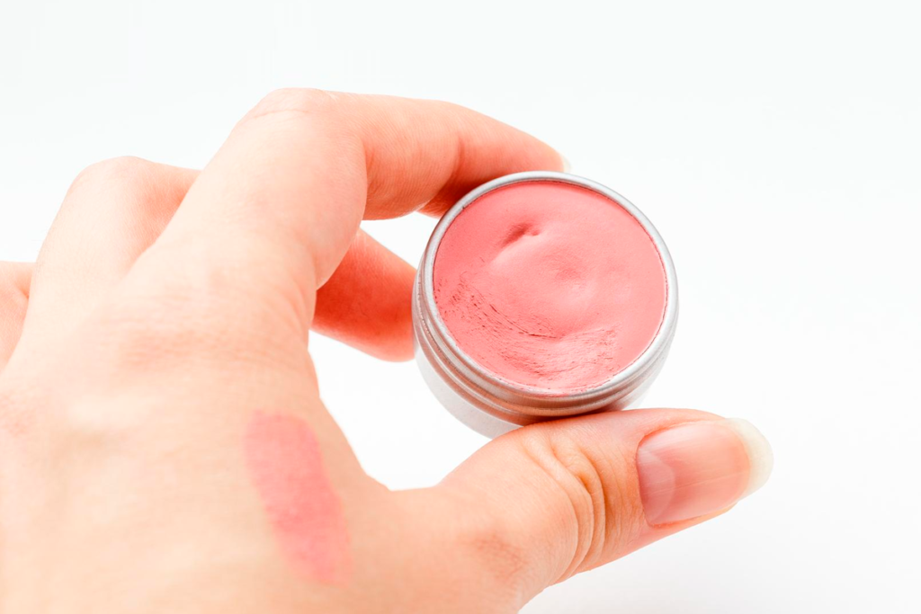 Camuflagem de Manchas na Maquiagem: Como Usar Corretivos Coloridos do ...